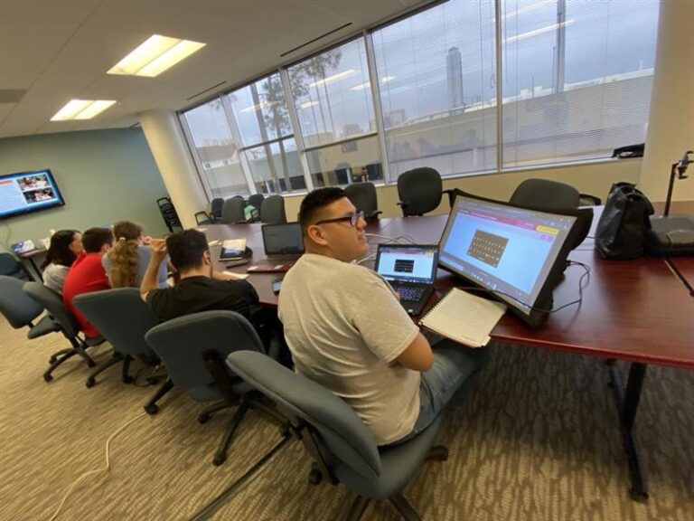 In-Person, Virtual, or Hybrid? The World of Meeting Formats – BridgingApps